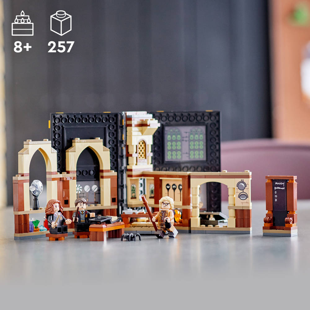 LEGO 76397 Chwile z Hogwartu: zajęcia z obrony przed czarną magią ...